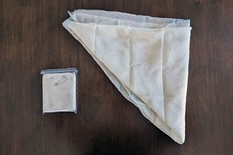 What is a Triangular Bandage (Cravat)? How to make and use one.